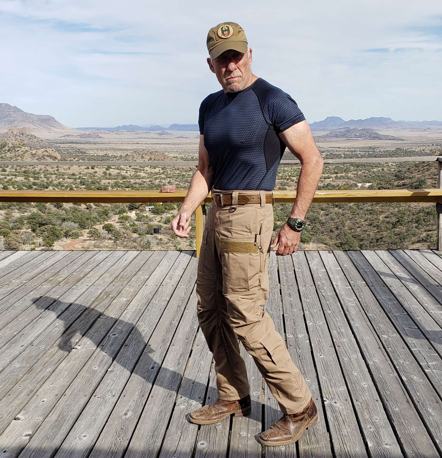 Hoffner Concealed-Carry Battle Pants | Hoffner Knives, Covert Apparel ...